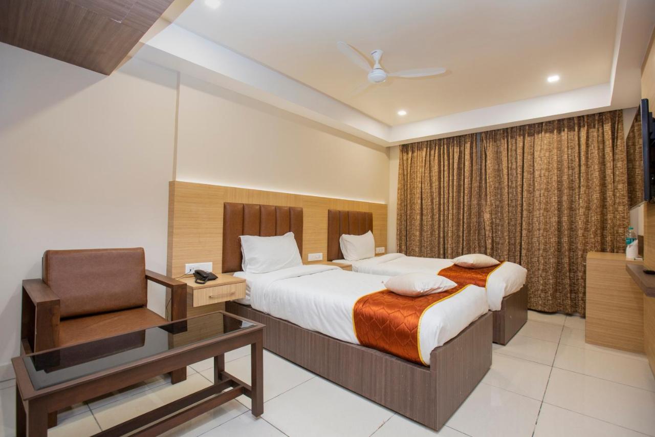 HOTEL LEE-BENZ ARK | ⋆⋆⋆ | KUMBAKONAM, INDIA | SEASON DEALS FROM $22